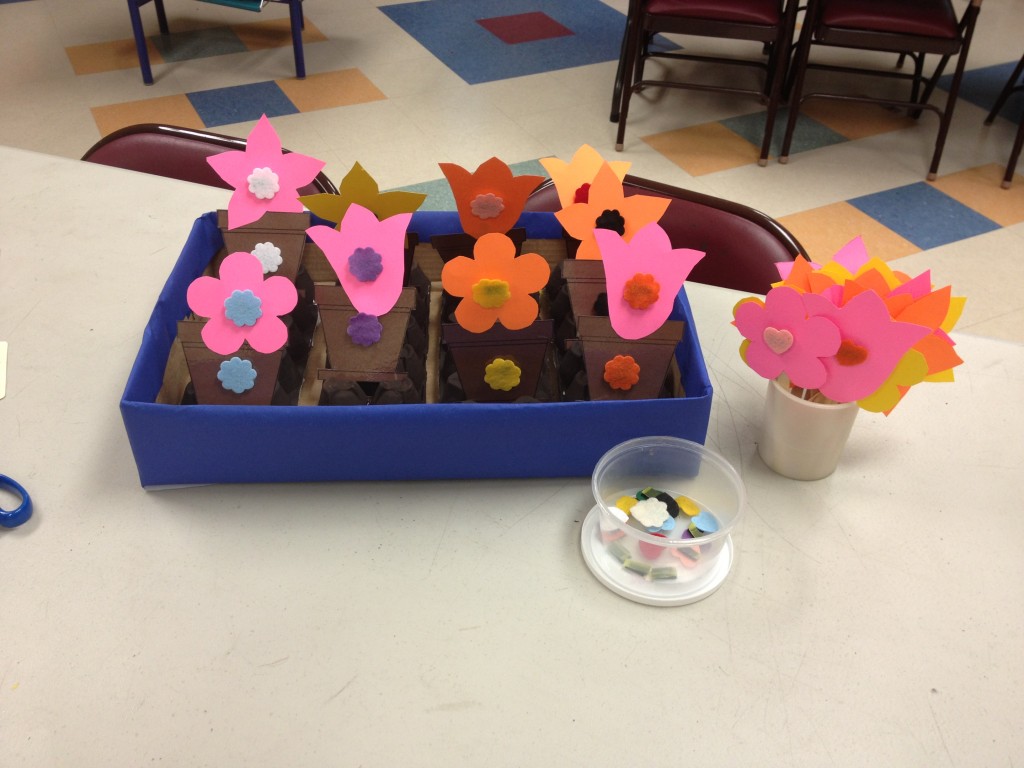 Dig Into Summer Reading Flower Pot Match Craft